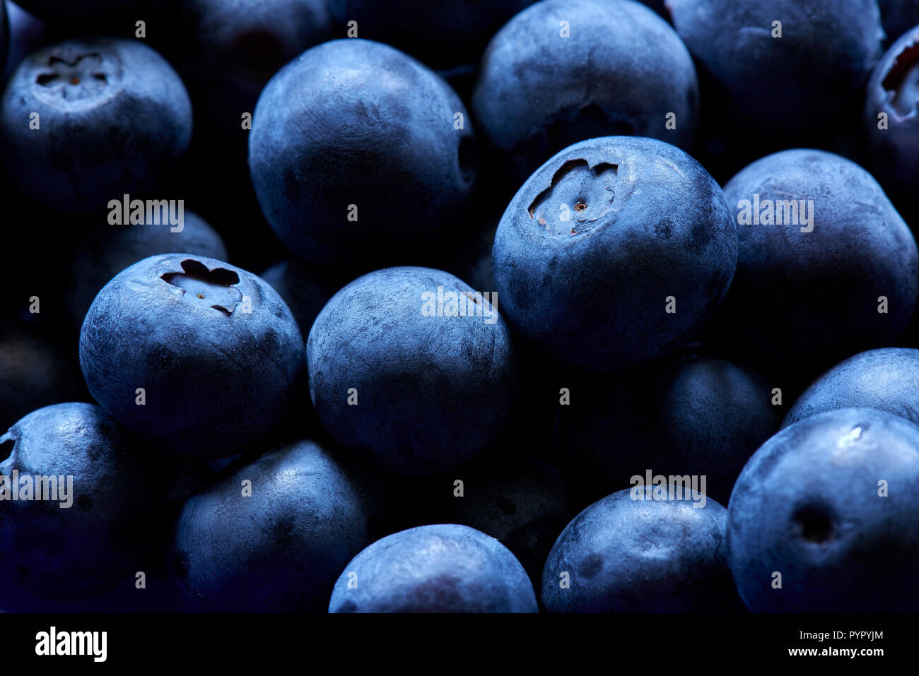 Purple blueberries hi-res stock photography and images - Alamy