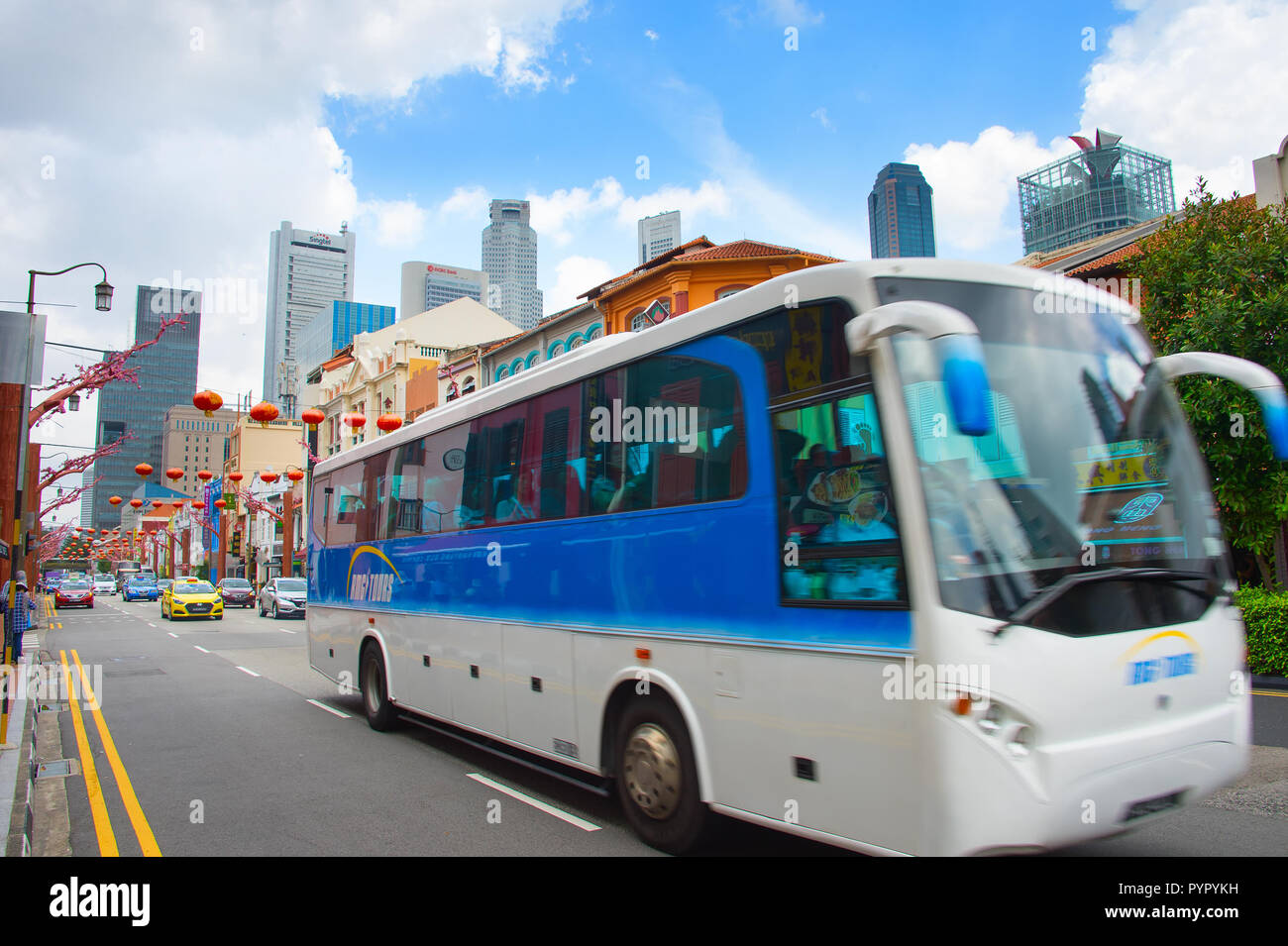 Singapore bus tour hi-res stock photography and images - Alamy