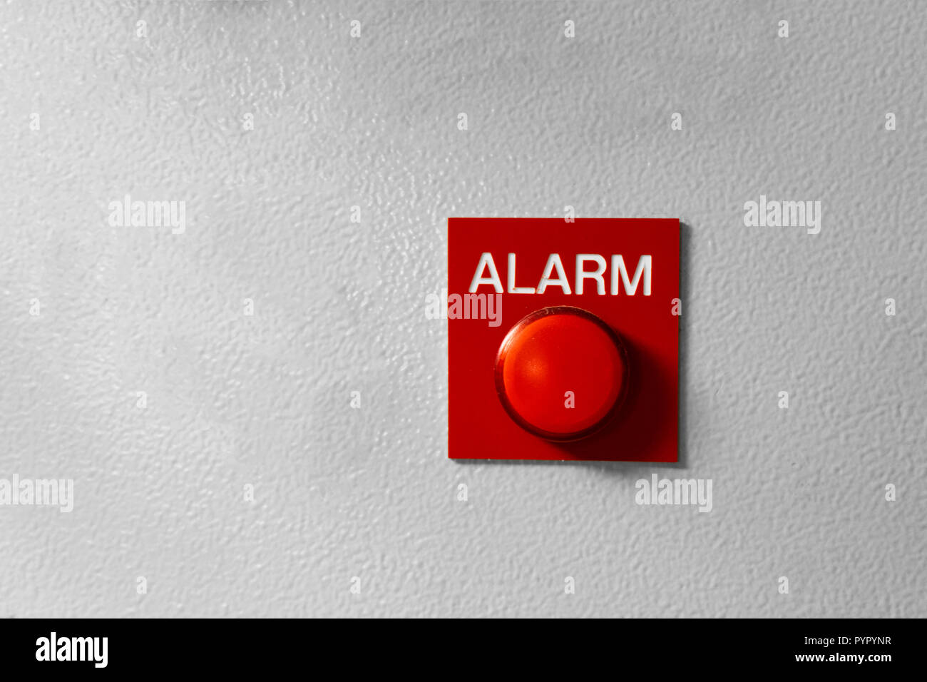 Red painted button hi-res stock photography and images - Alamy
