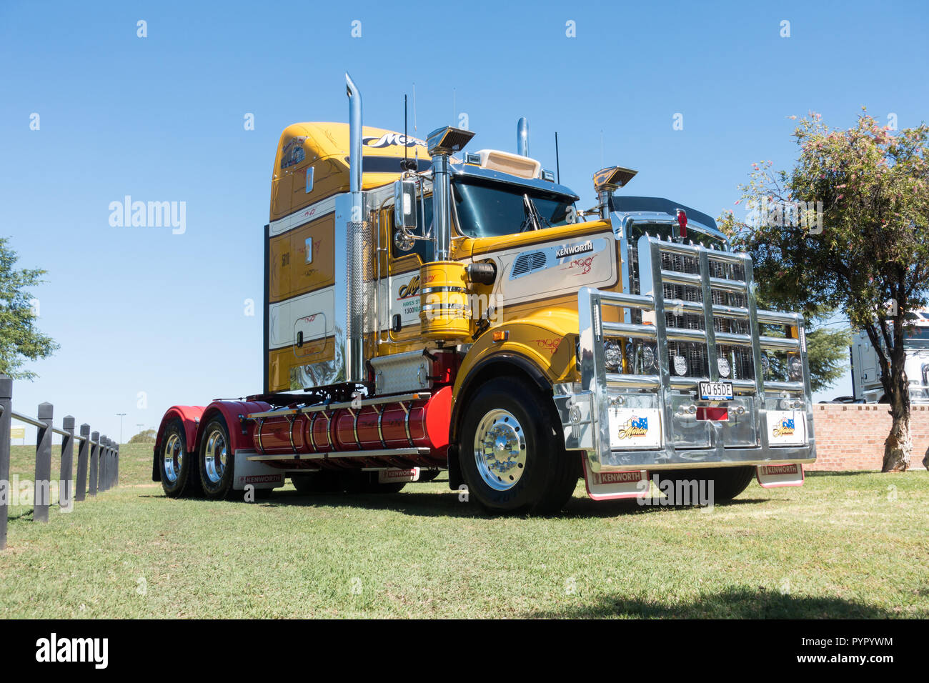 Prime mover hi-res stock photography and images - Alamy
