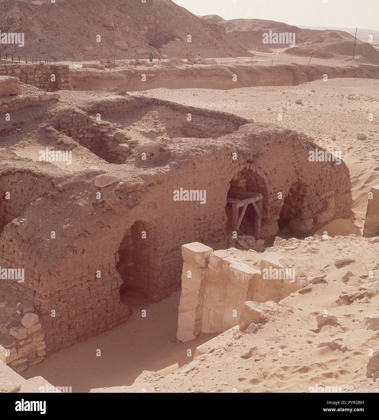 TEMPLO FUNERARIO - III MILENIO AC. Author: IMHOTEP. Location: EXTERIOR ...