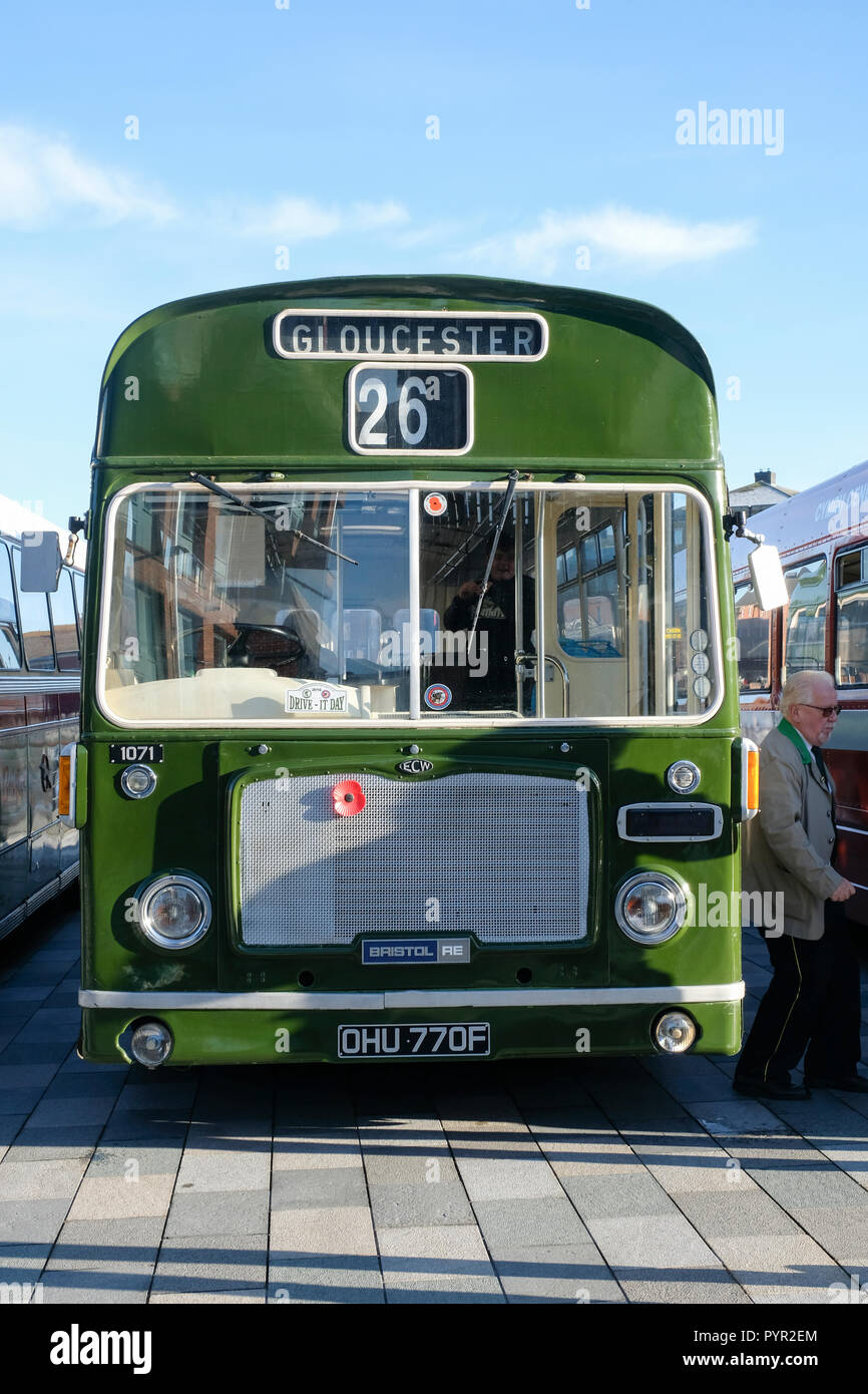 Bristol RE coach in a parade of classic busaes at Gloucester Docks ...