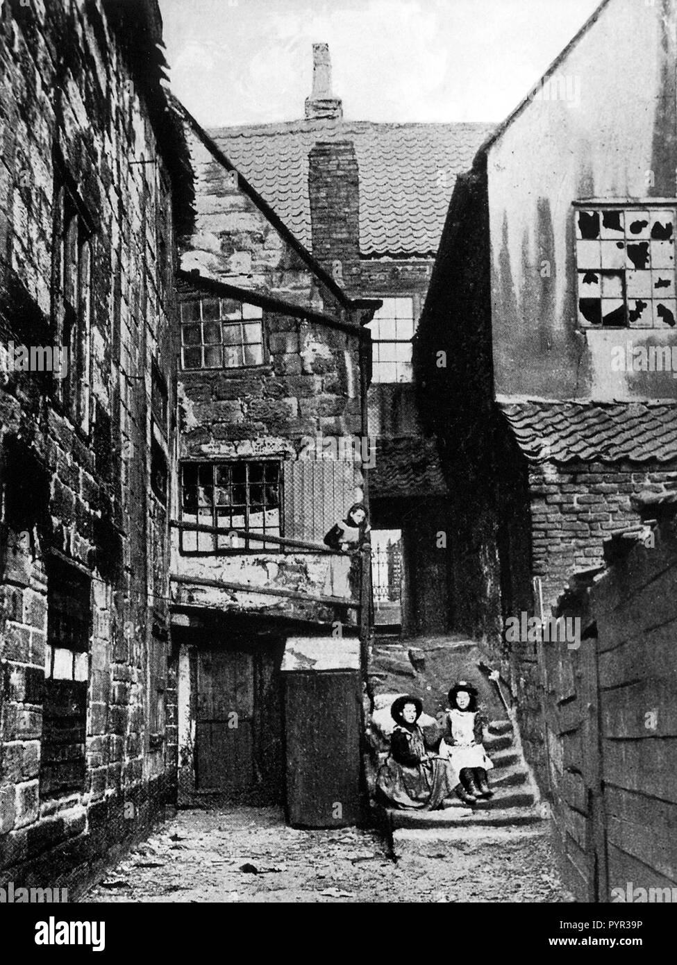 Old whitby children hi-res stock photography and images - Alamy