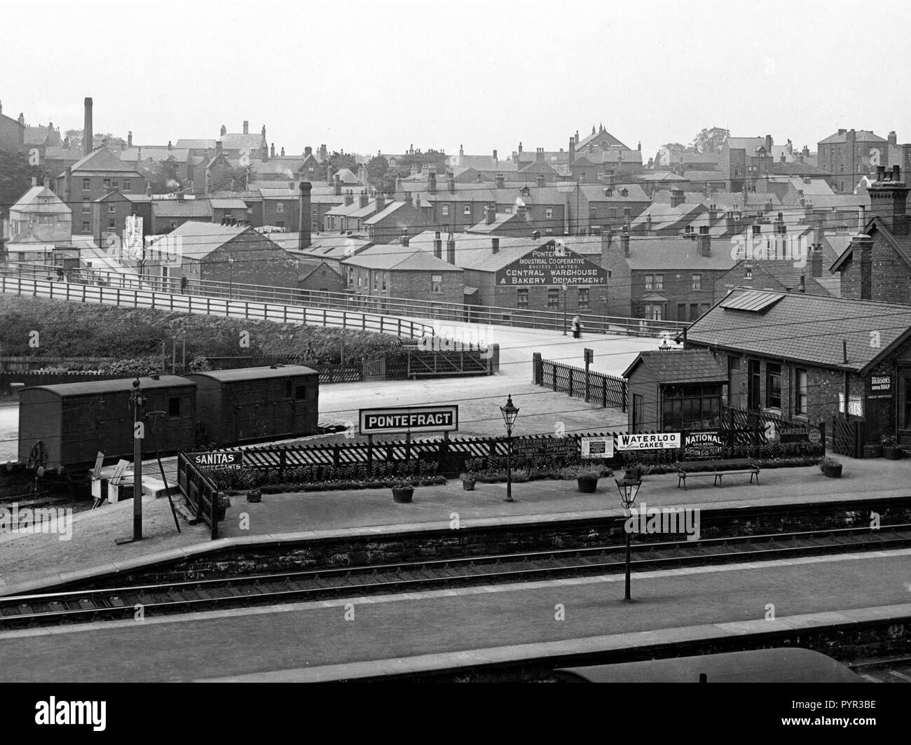 Railway Station, Pontefract early 1900s Stock Photo - Alamy