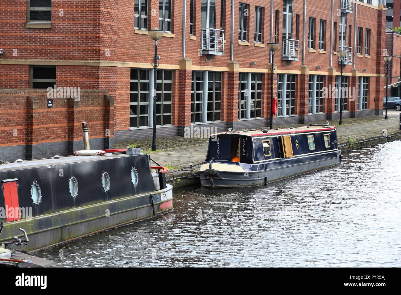 Sheffield - city in South Yorkshire, UK. Canal waterway basin and ...