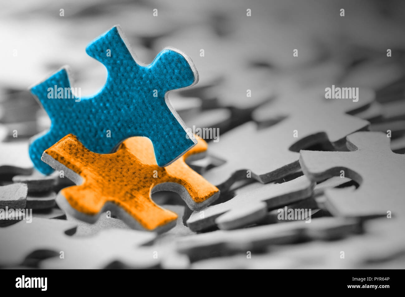 Match pieces puzzle children hi-res stock photography and images - Alamy