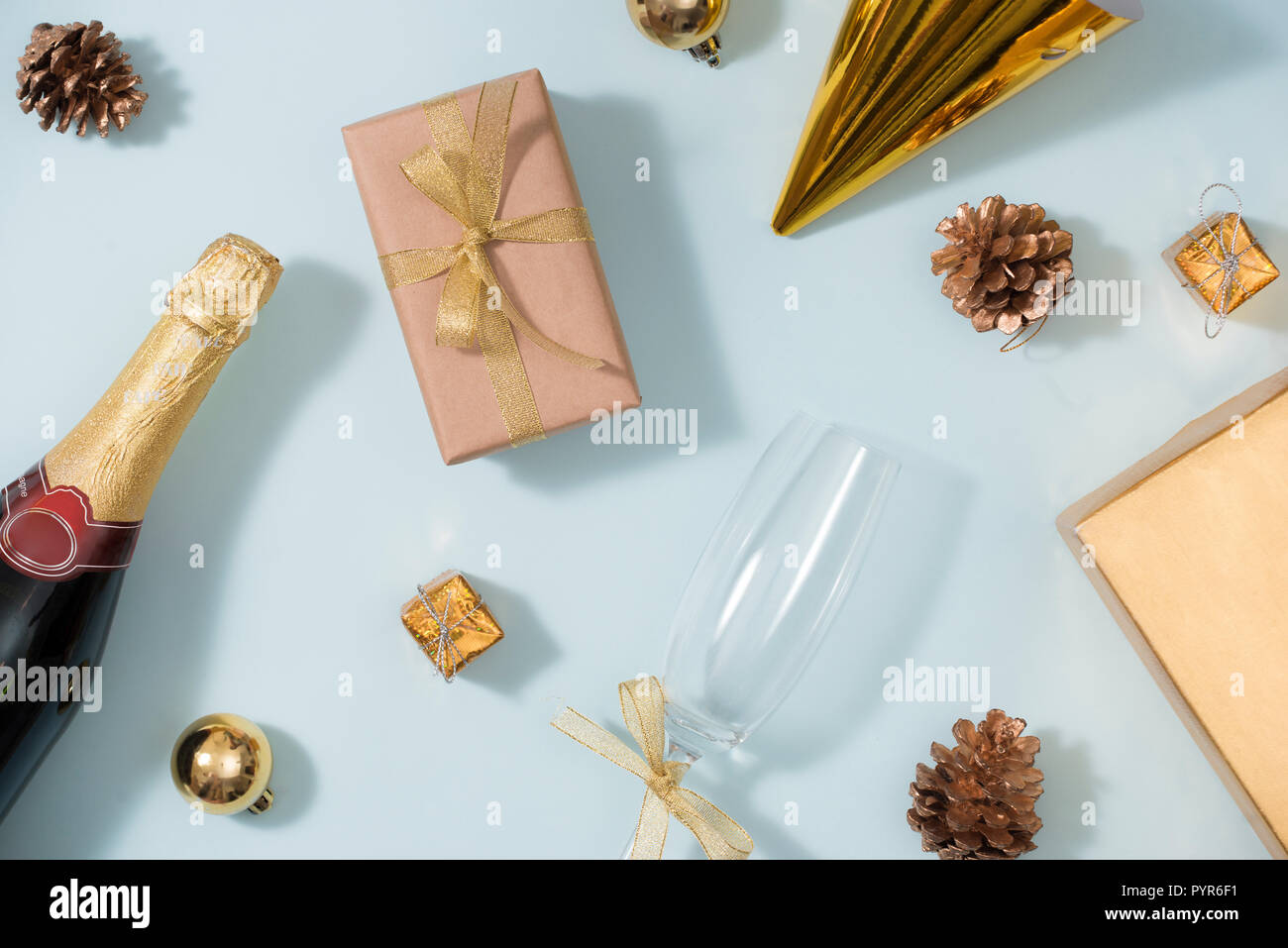 Birthday party background in Gold color. Flat lay, top view Stock Photo ...