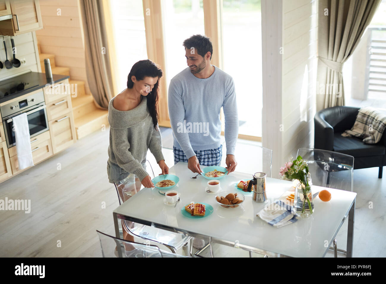 Man home setting hi-res stock photography and images - Alamy