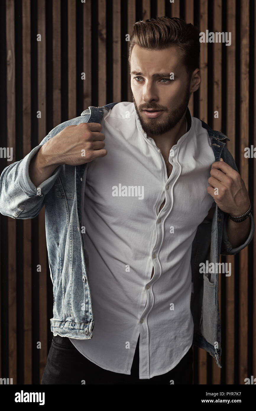 Handsome hunk hi-res stock photography and images - Alamy