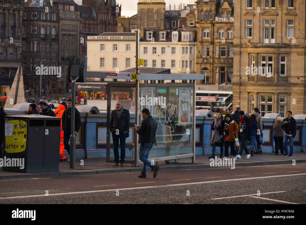 Edinburgh city Life Stock Photo - Alamy