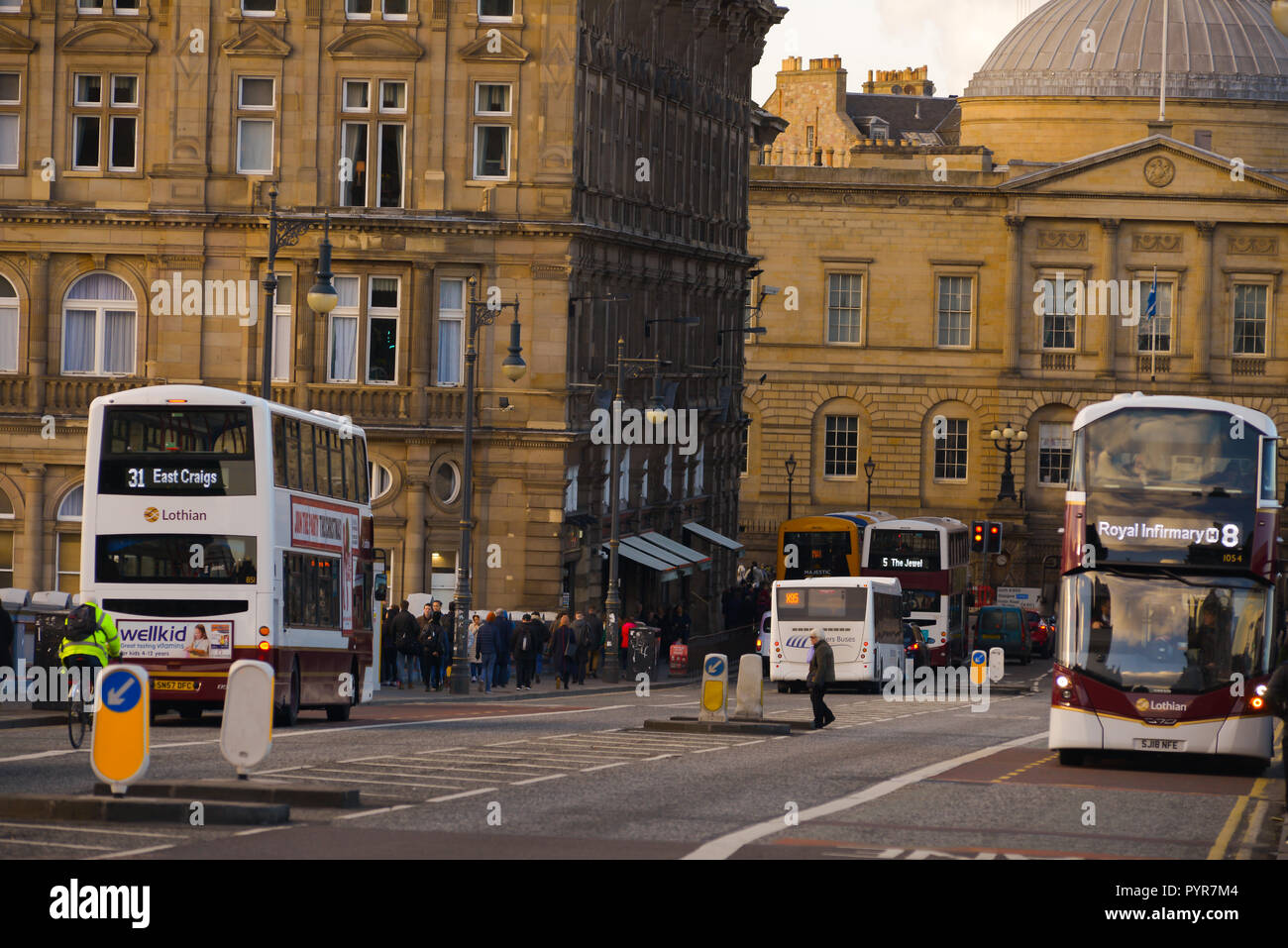 Edinburgh city Life Stock Photo - Alamy