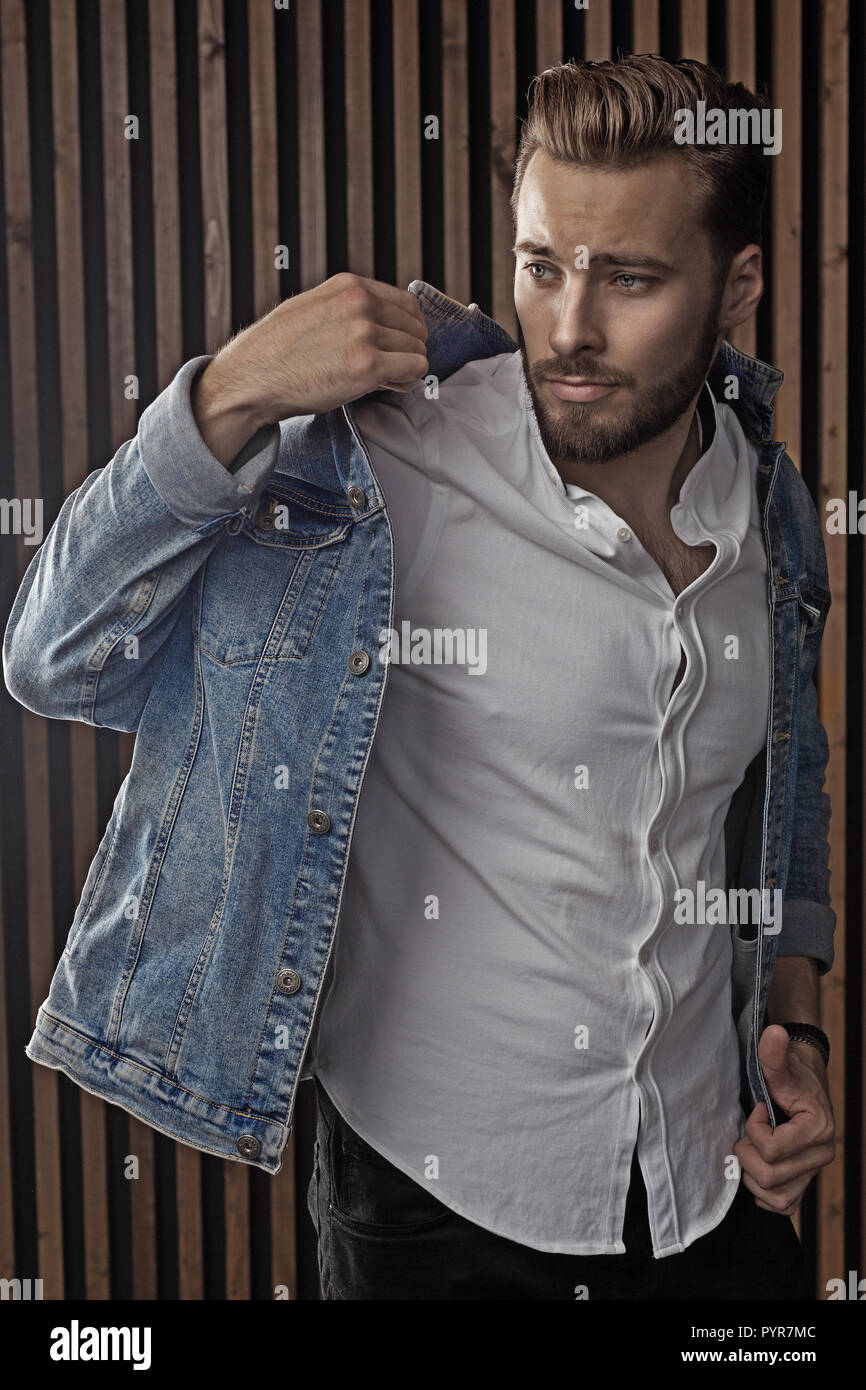 Handsome hunk hi-res stock photography and images - Alamy