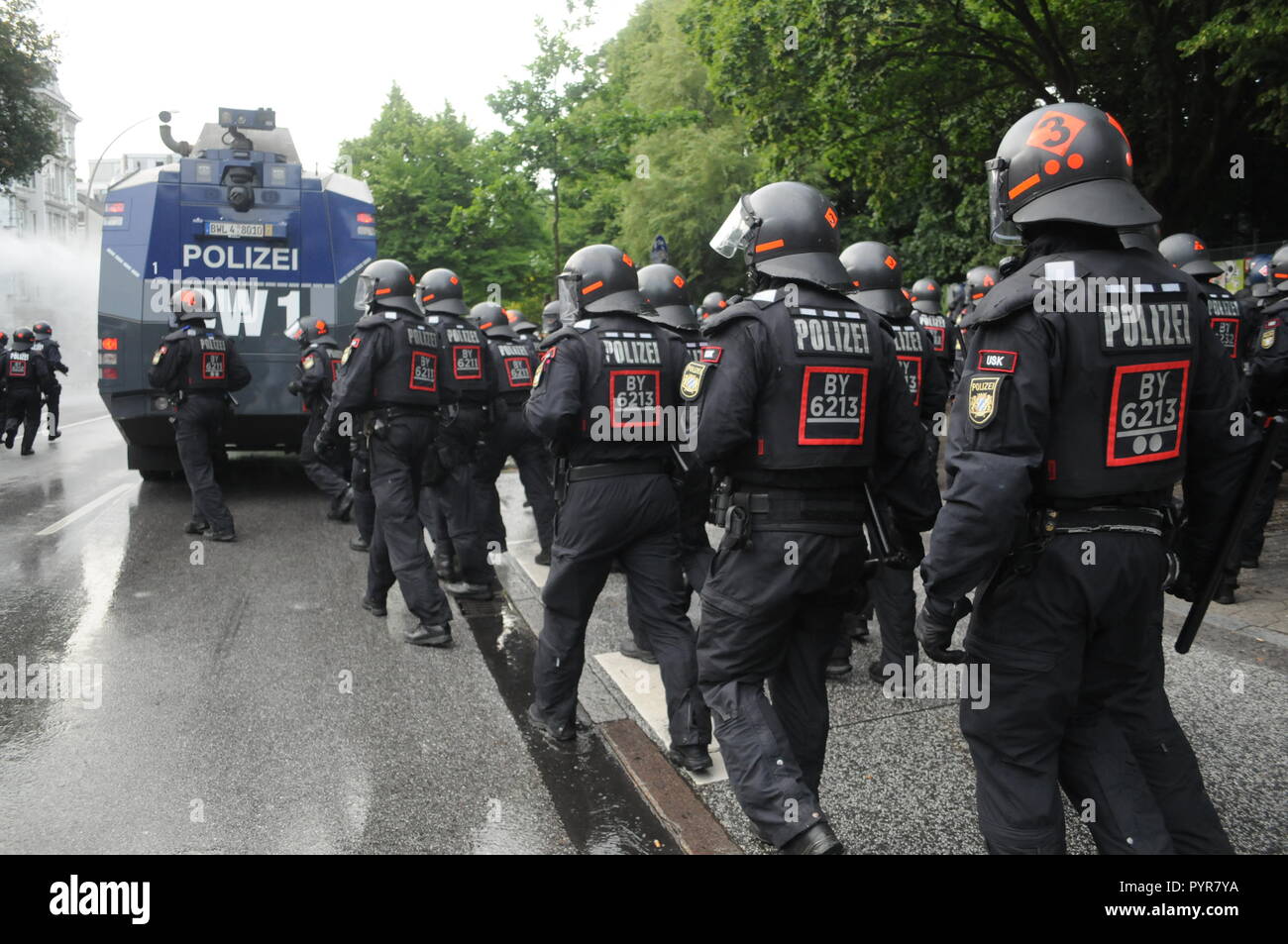 Anti G20 protest turn into violent urban riots in Hamburg, Germany ...