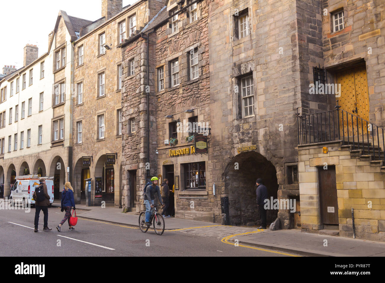 Edinburgh city Life Stock Photo - Alamy