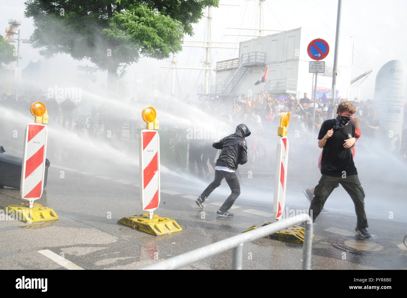 Anti G20 protest turn into violent urban riots in Hamburg, Germany ...