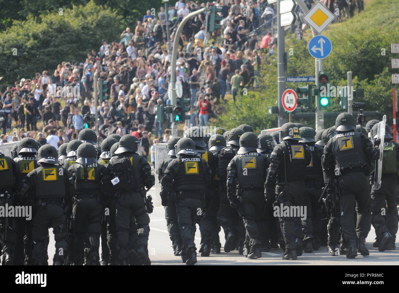 Anti G20 protest turn into violent urban riots in Hamburg, Germany ...