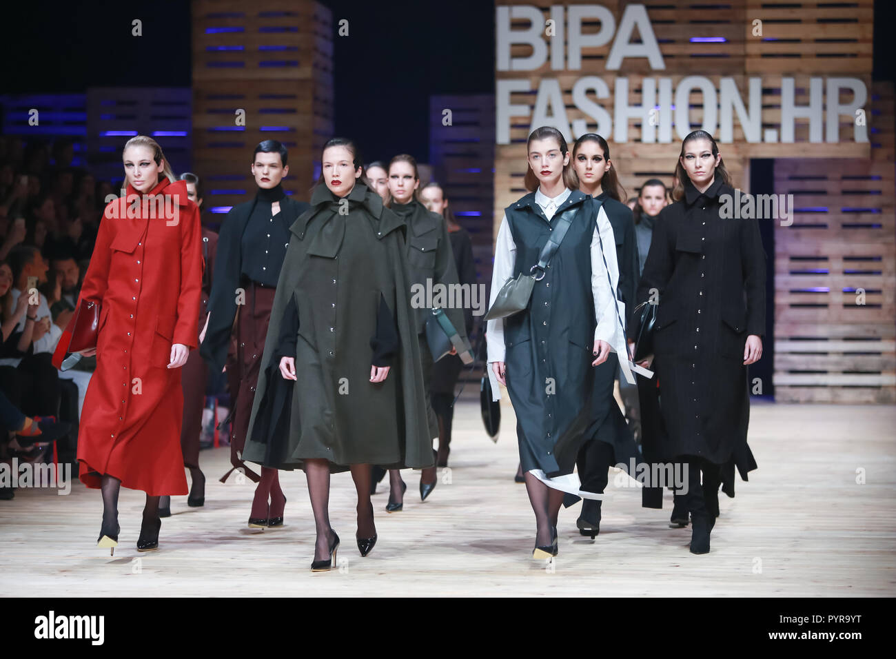 Female models walk runway in hi-res stock photography and images - Alamy