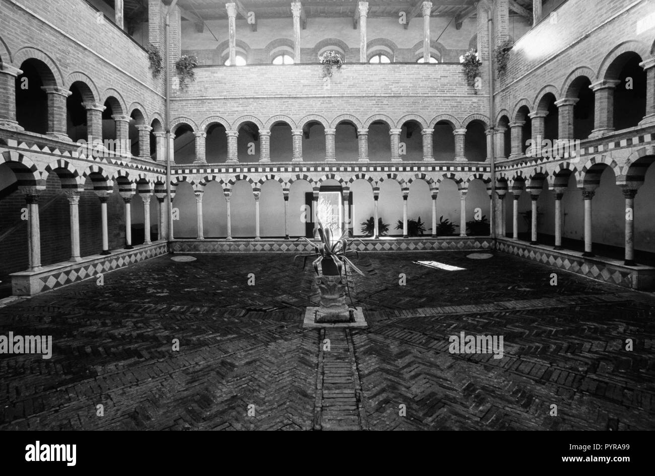 Cloister capitals Black and White Stock Photos & Images - Alamy