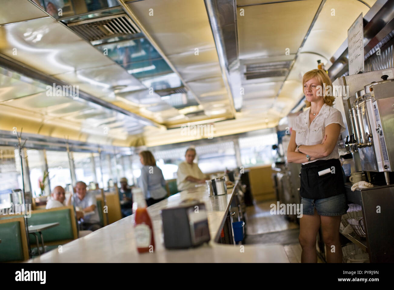 Waitress waitresses server servers servers hi-res stock photography and ...