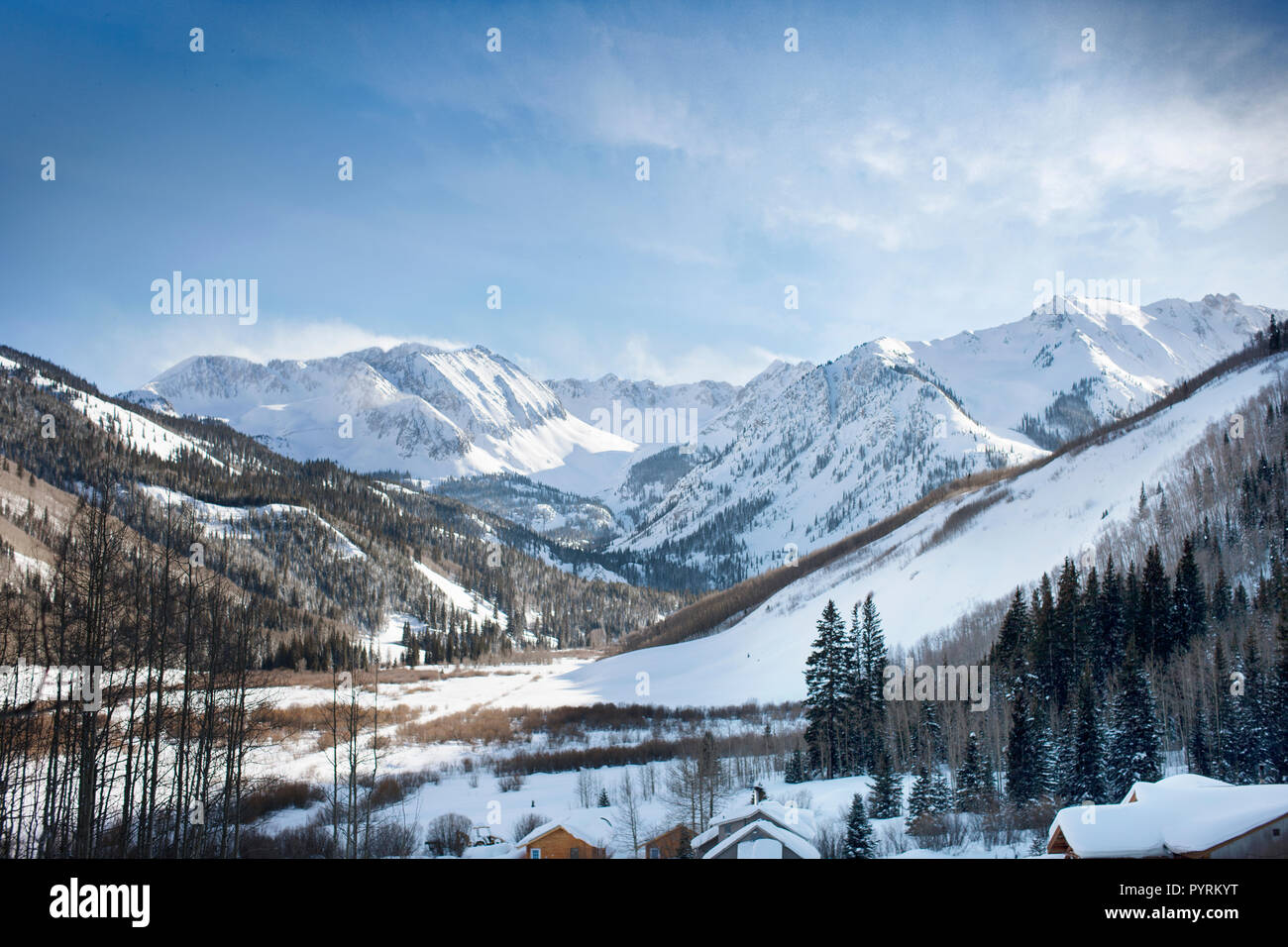 Scenic resorts and landscapes hi-res stock photography and images - Alamy