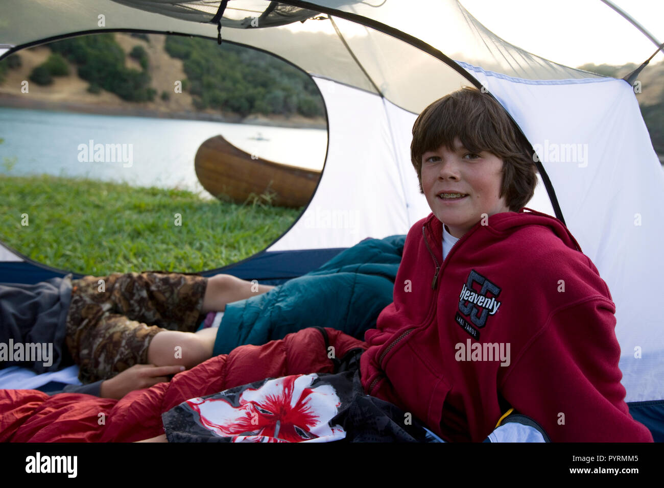 Teen males tent camping hi-res stock photography and images - Alamy