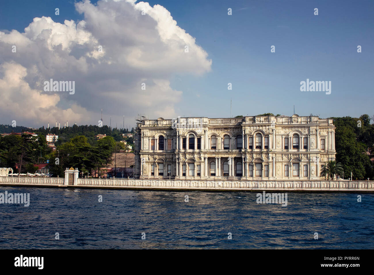 Traditional ottoman mansion bosphorus hi-res stock photography and ...