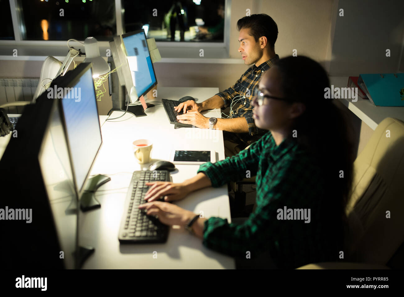 Dark workplace hi-res stock photography and images - Alamy
