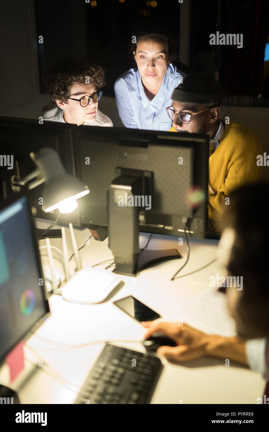 24 hour working hi-res stock photography and images - Alamy