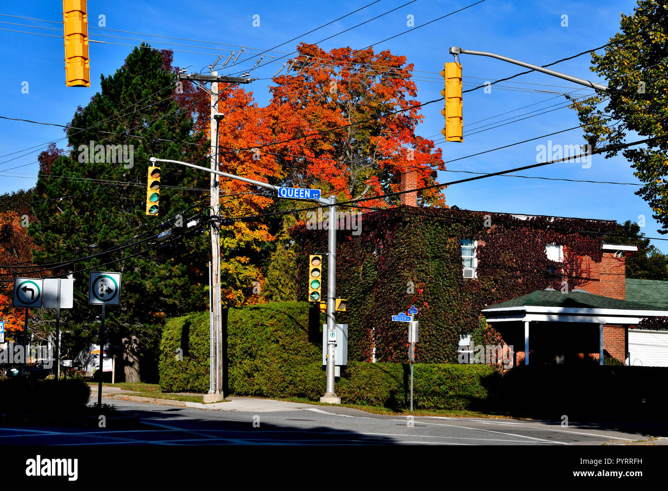 Street corner building hi-res stock photography and images - Alamy