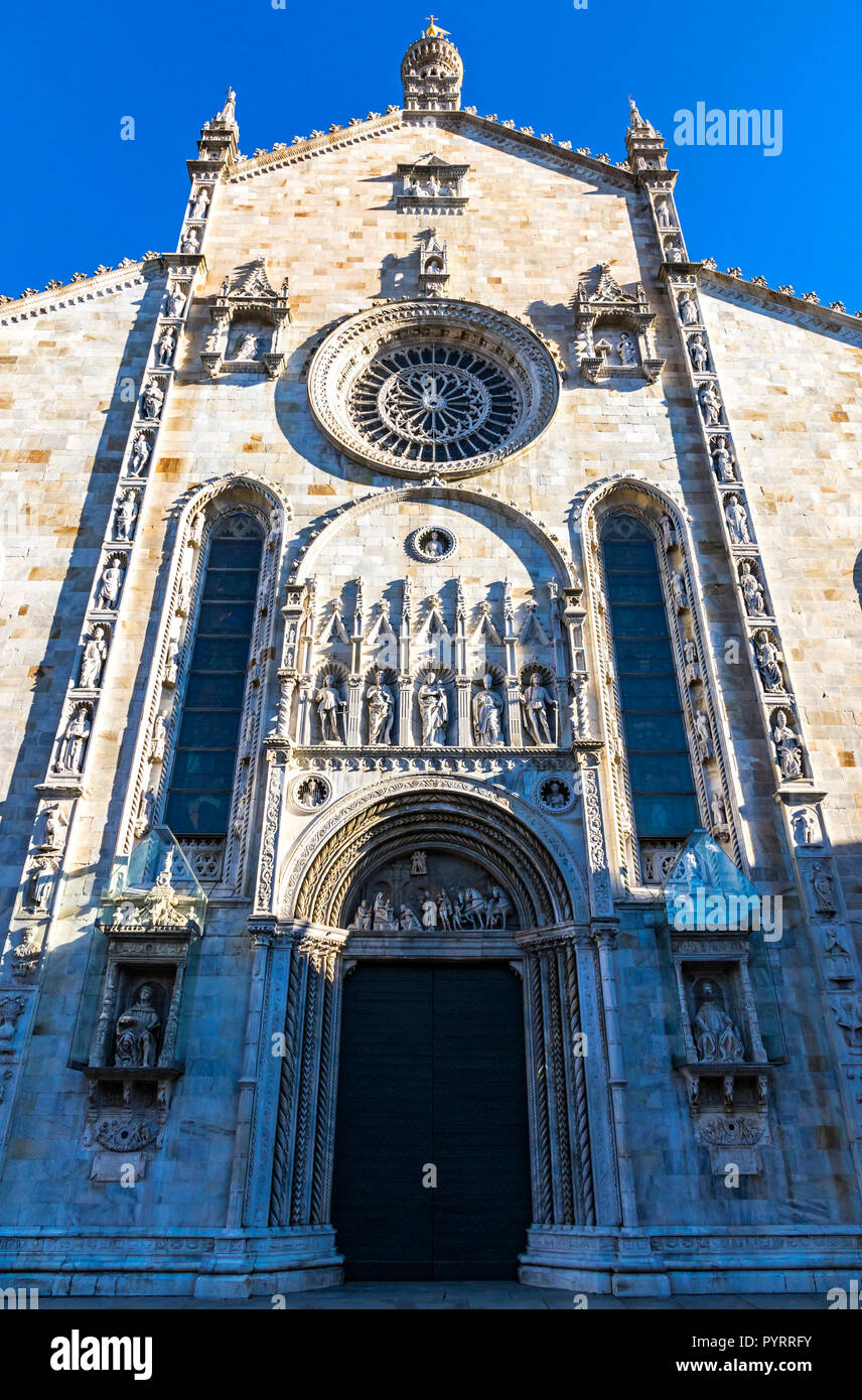 Exterior view of Como Cathedral (Duomo di Como) (Italian: Cattedrale di ...