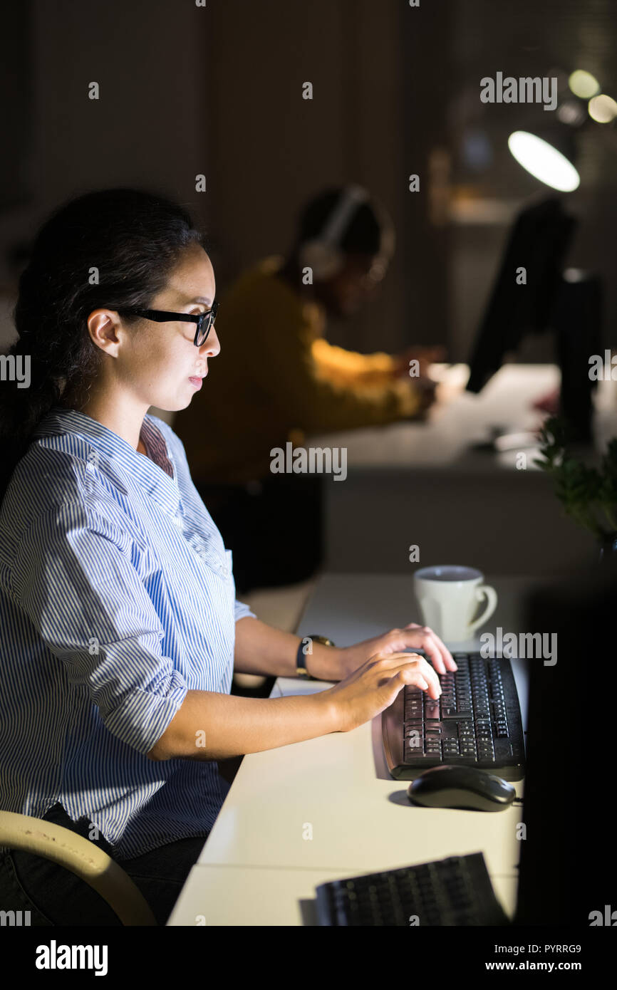 Latin american woman hi-res stock photography and images - Alamy