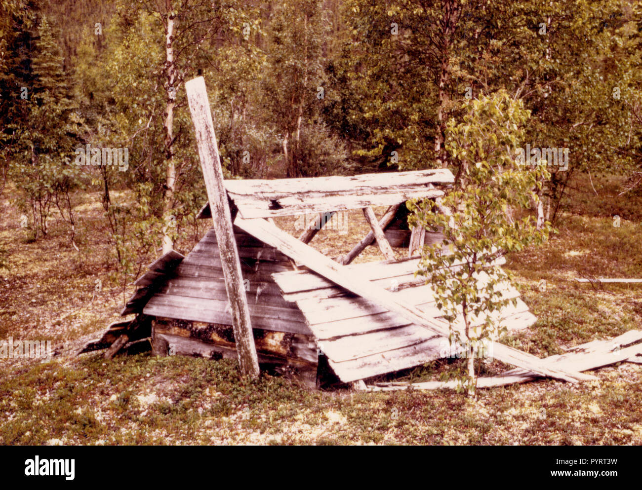 Eskimo grave hi-res stock photography and images - Alamy