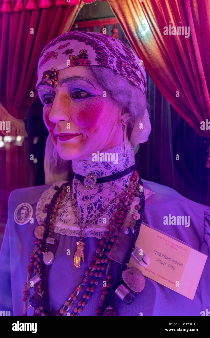 Fortune teller machine hi-res stock photography and images - Alamy