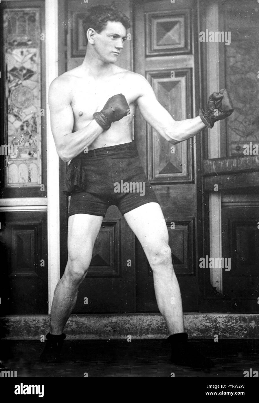 Early 1900s boxing hi-res stock photography and images - Alamy