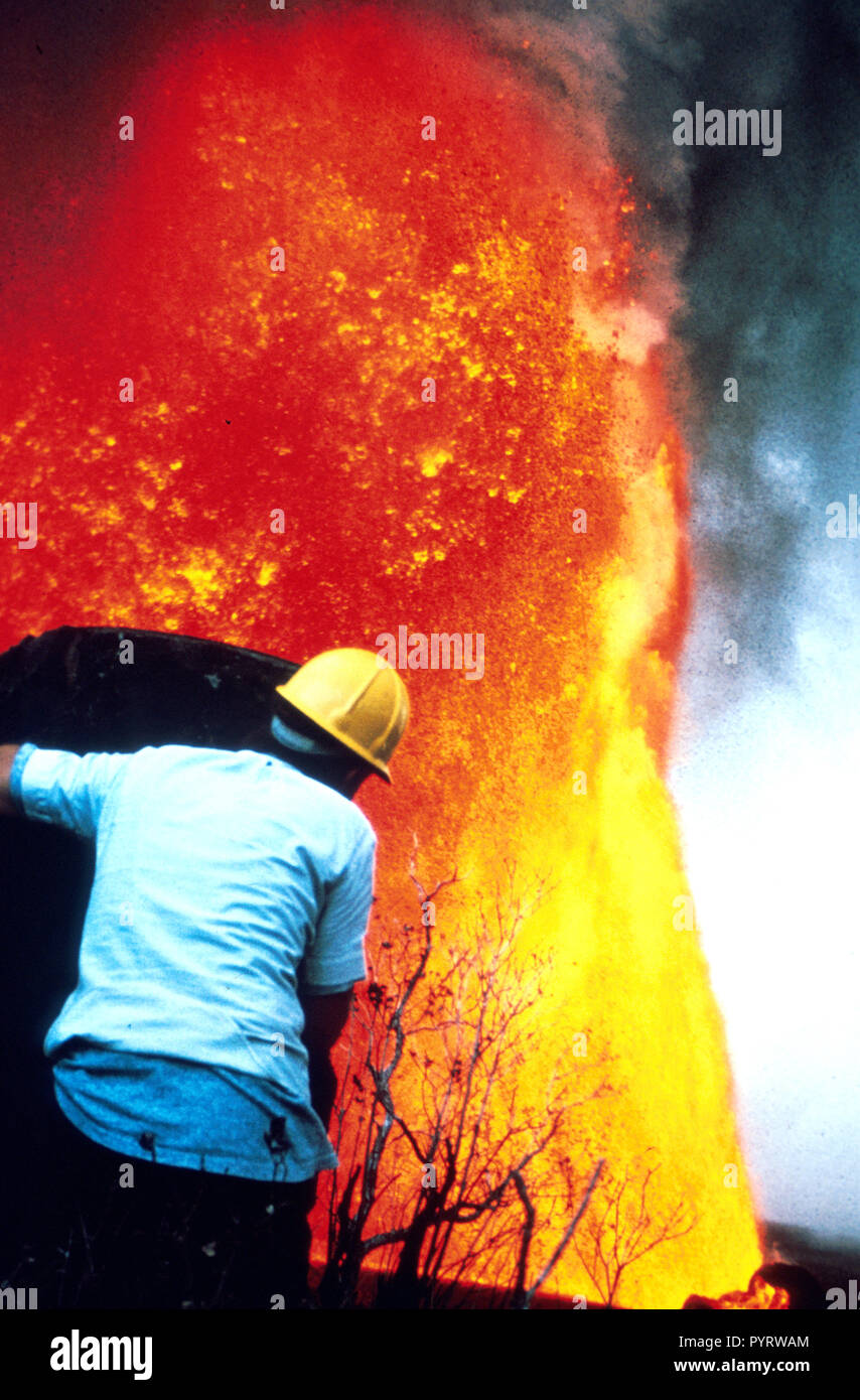 Mauna Ulu eruption of Kilauea Volcano December 30 1969 Stock Photo - Alamy