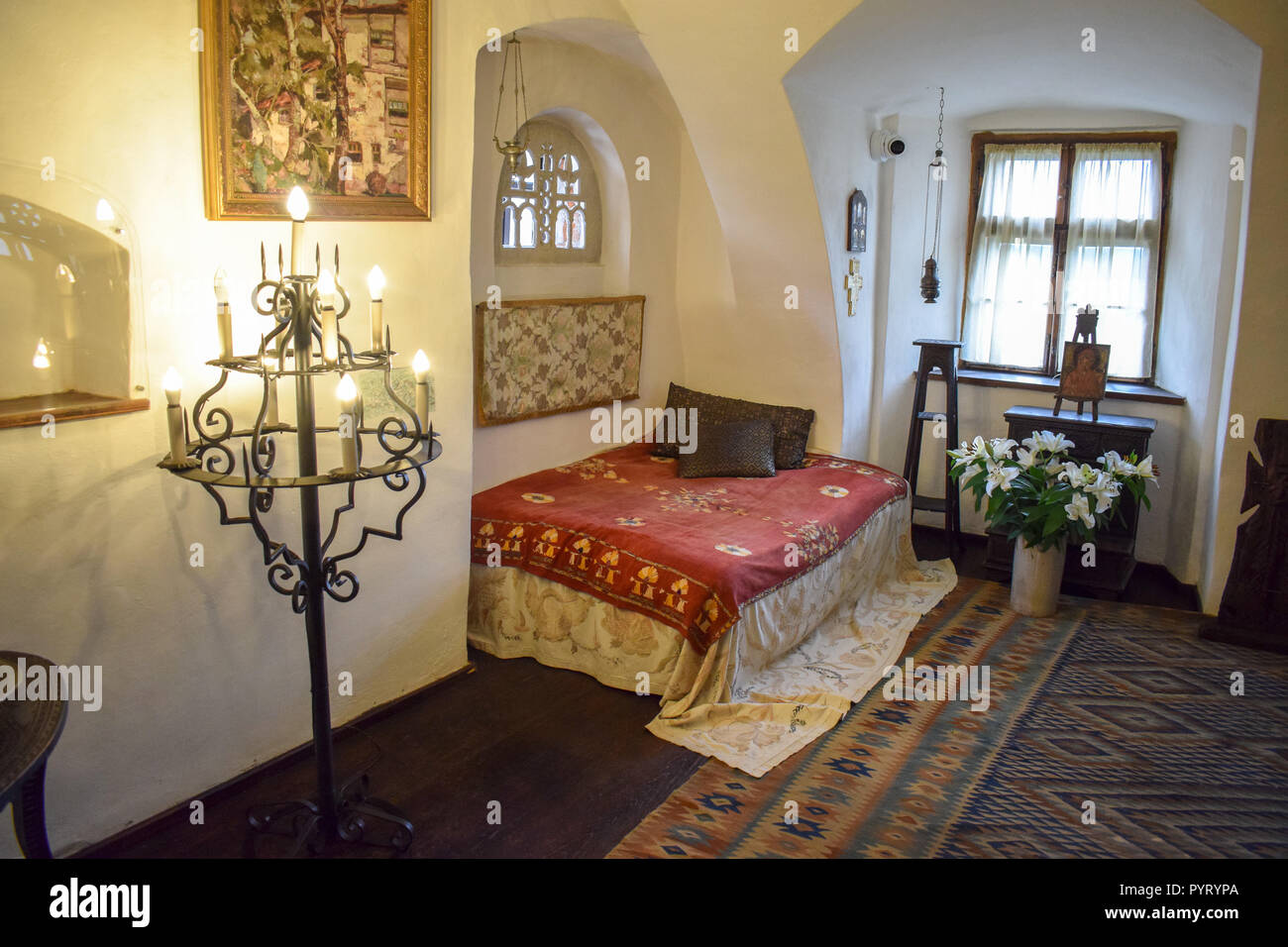 The Bedroom Of Queen Mary of Romania, Bran Castle, Transylvania Stock ...