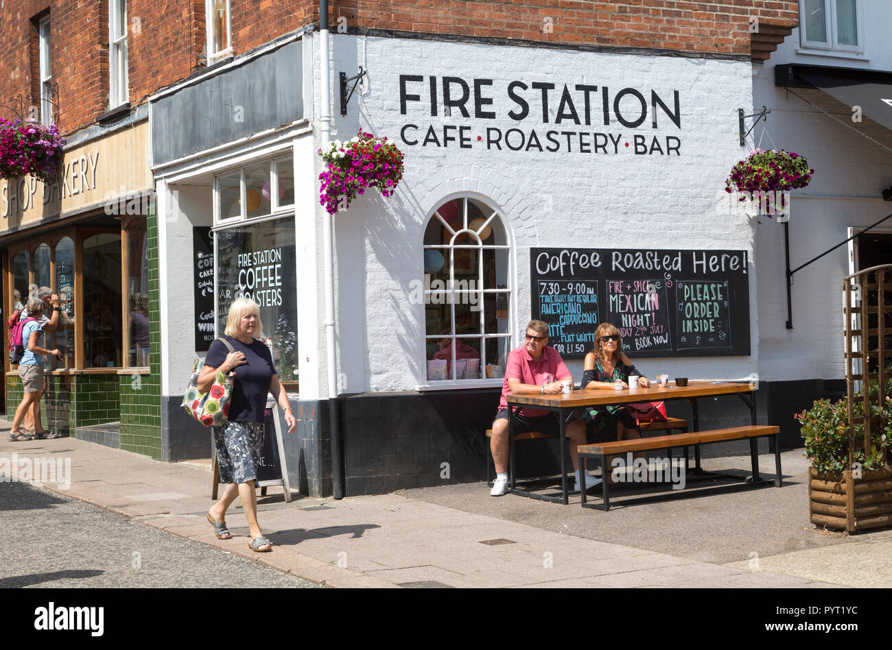 Fire station venue hi-res stock photography and images - Alamy