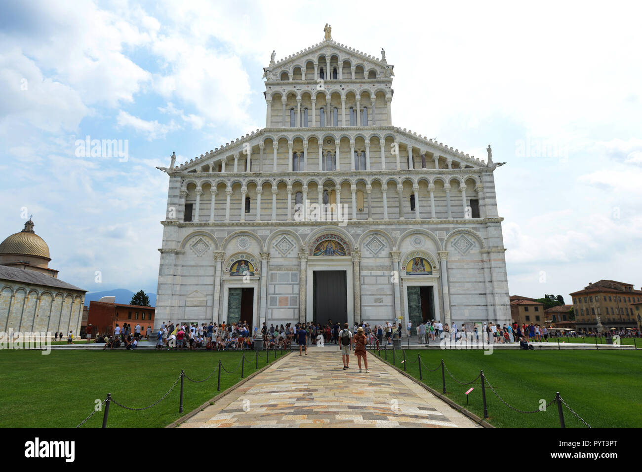 Pisa cathedral altar hi-res stock photography and images - Alamy