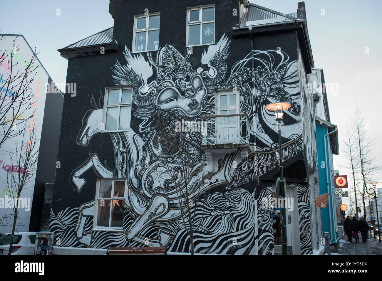 Artwork on side house hi-res stock photography and images - Alamy