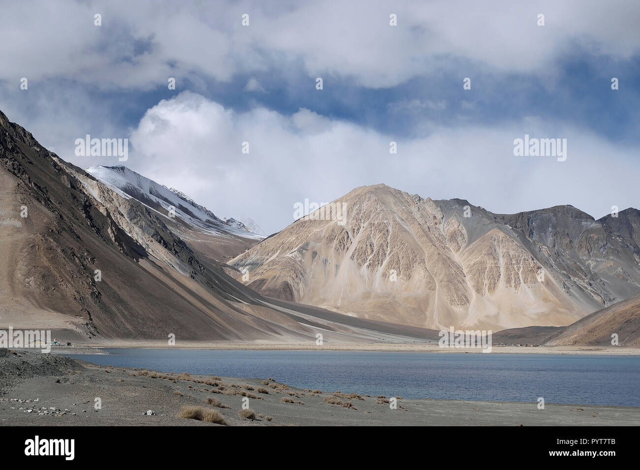 incredible natural landscape view of Himalayas Stock Photo - Alamy