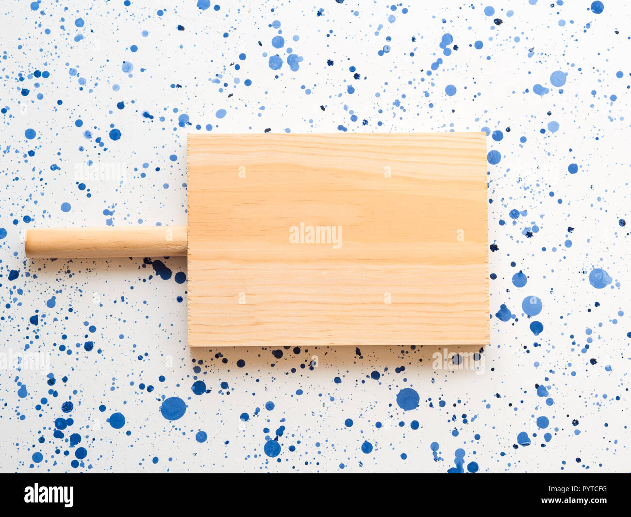 Empty Wooden cutting board on white and blue background Stock Photo - Alamy