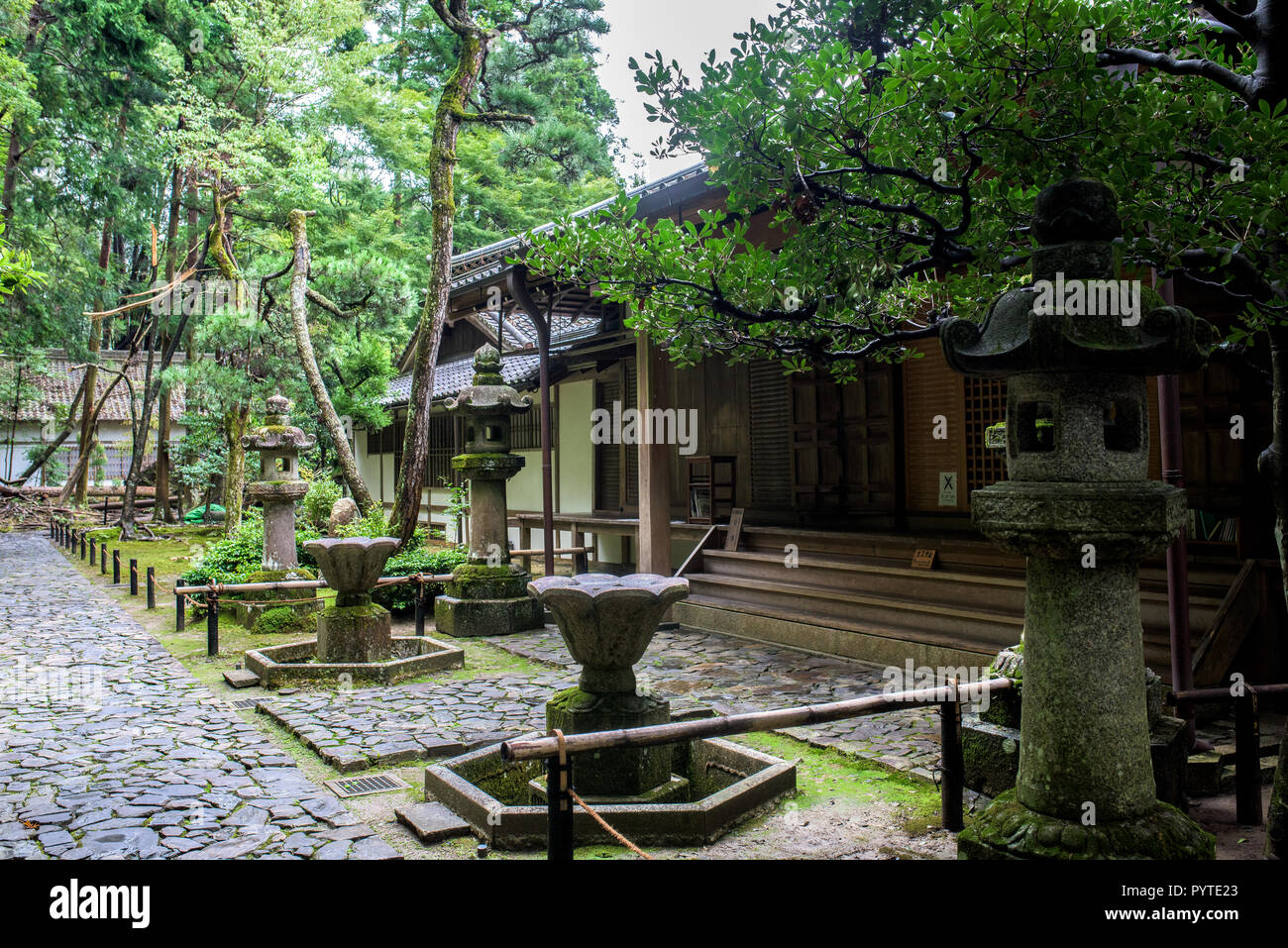Ancient temple japan hi-res stock photography and images - Alamy