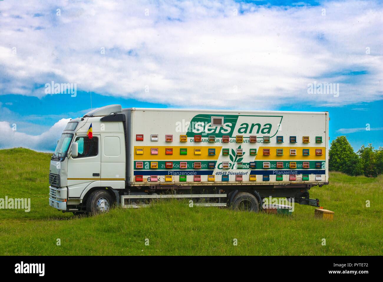 Bee truck hi-res stock photography and images - Alamy