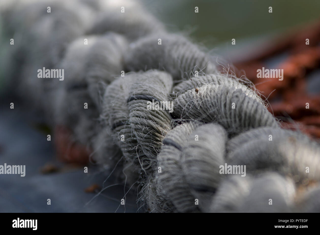Rope on a house boat in Lee Valley Marina in Springfield Park Stamford ...