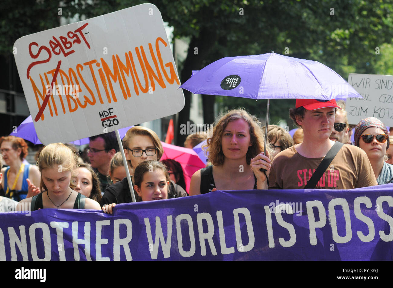 Anti G20 protest turn into violent urban riots in Hamburg, Germany ...