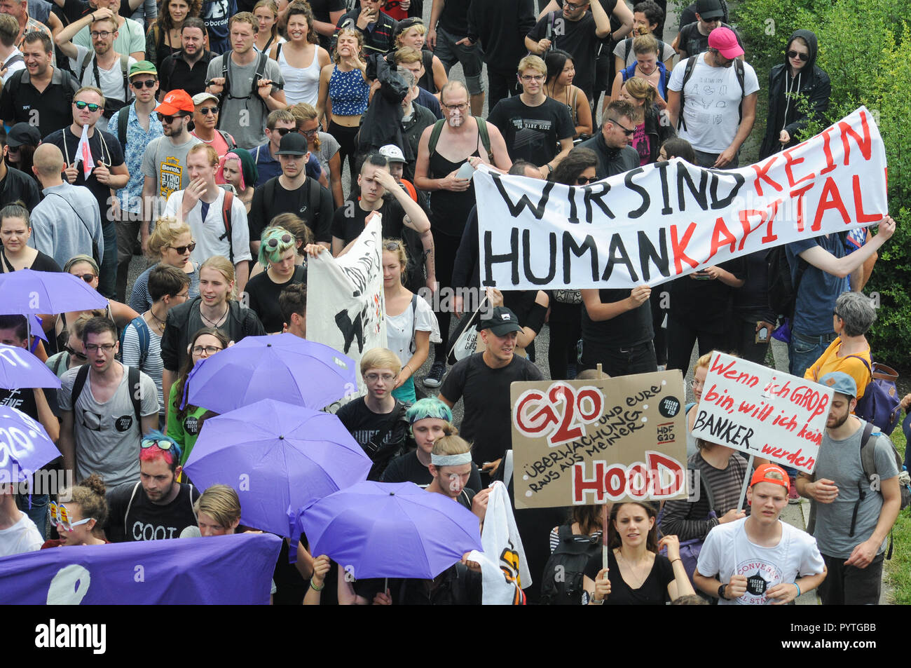 Anti G20 protest turn into violent urban riots in Hamburg, Germany ...