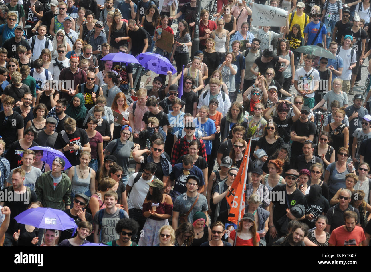 Anti G20 protest turn into violent urban riots in Hamburg, Germany ...