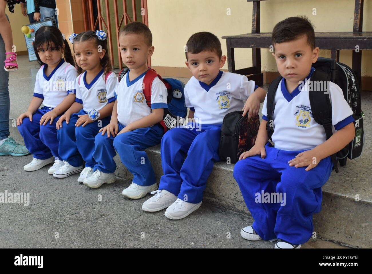 Niños escolares hi-res stock photography and images - Alamy