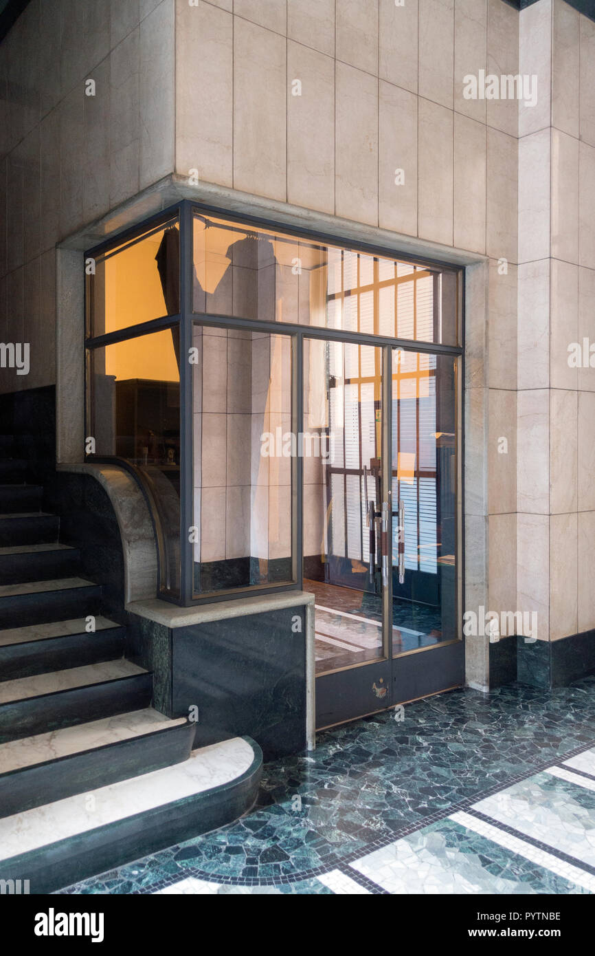 The porter building lobby hi-res stock photography and images - Alamy