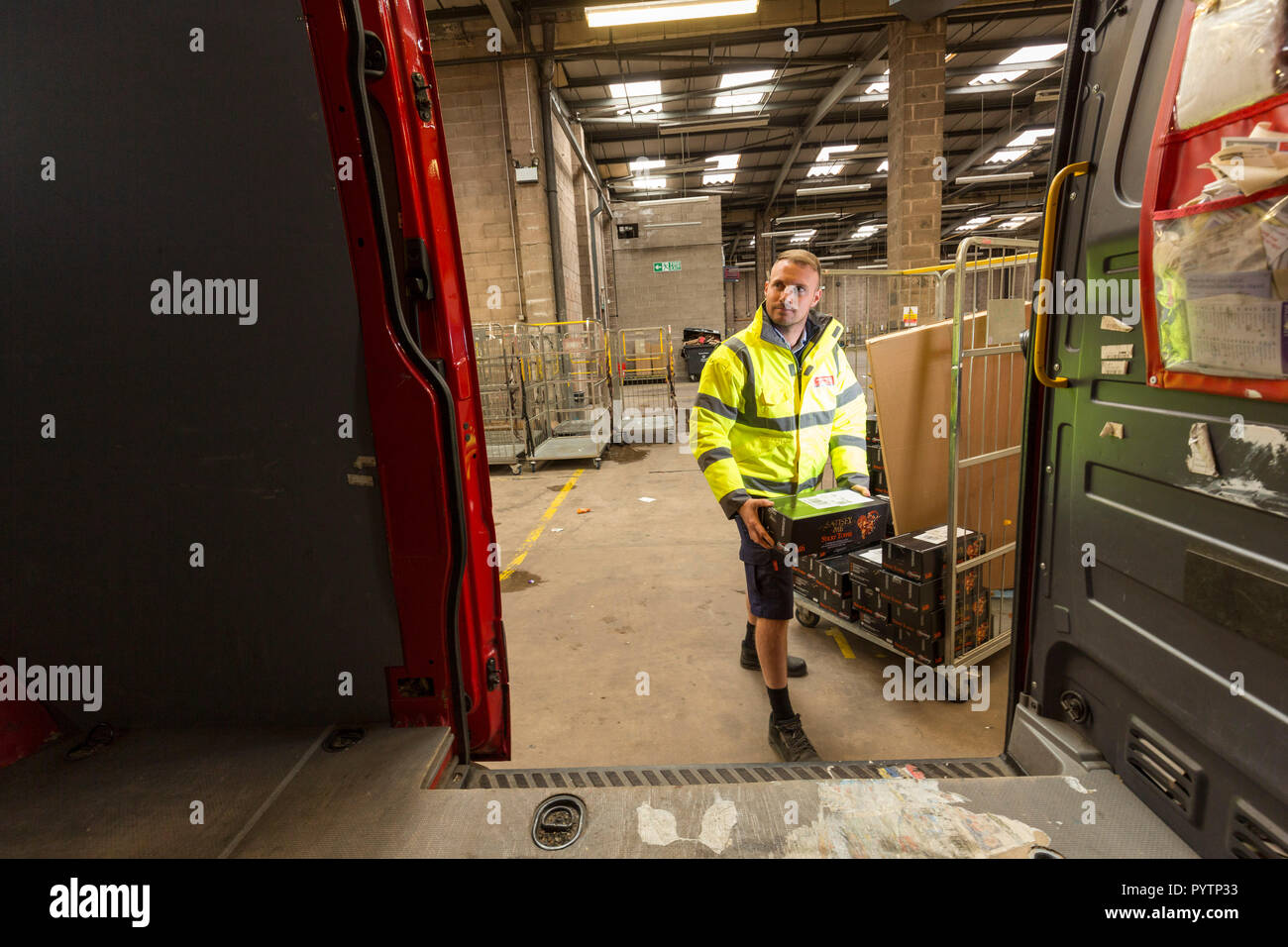 Parcelforce Delivery Van High Resolution Stock Photography and Images ...